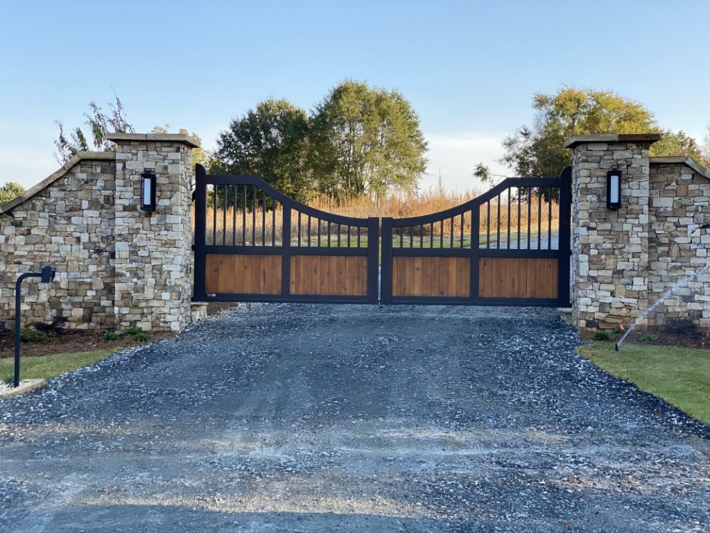 Double Slide Gates at Georgia Ranch - DuraGates : The one-stop solution ...
