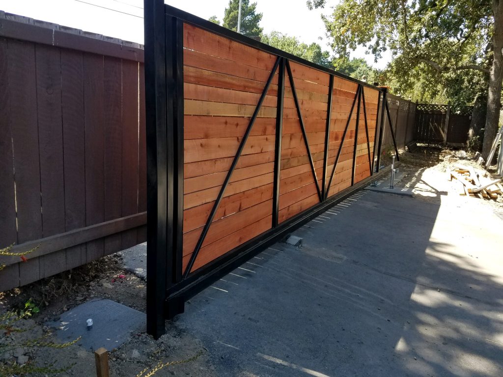 Steel Framed Wood Privacy Gate in California - DuraGates : The one-stop ...
