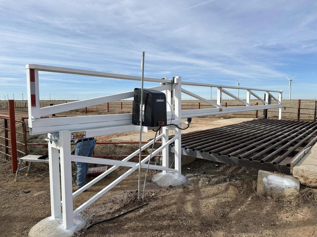 Unique Gate Installed at a Wind Farm in Texas - DuraGates : The one ...